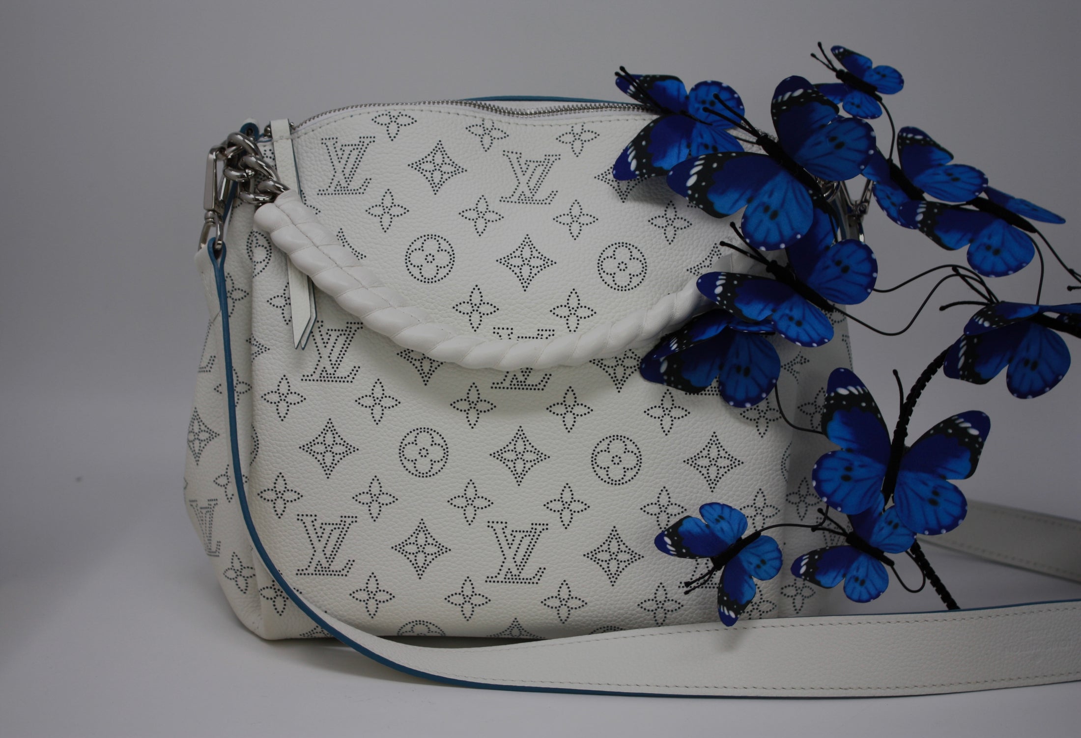 Luxury designer resale. Shop handbags, shoes, jewelry & more. – North ...